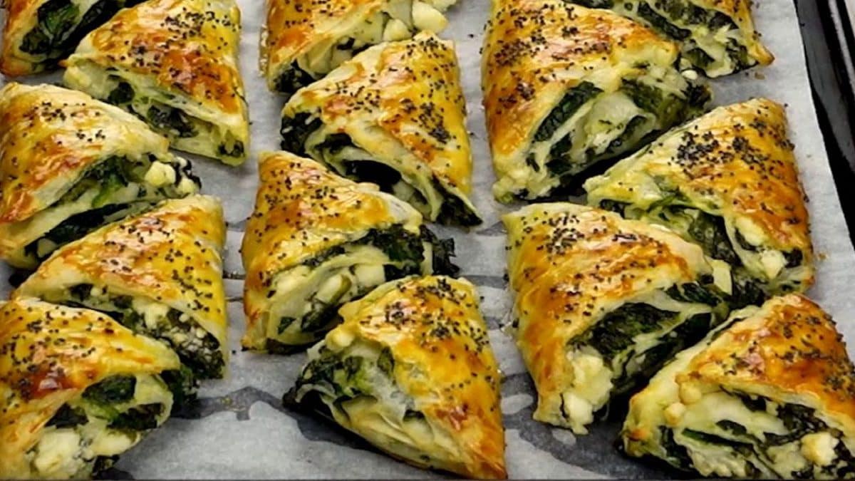 WORLD'S BEST GREEK SPANAKOPITA TRIANGLES - Dieter24
