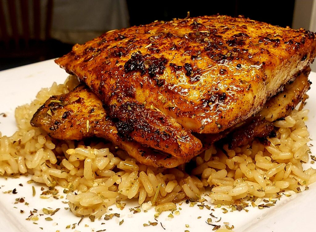 Grilled fish over lemon basil rice - Dieter24